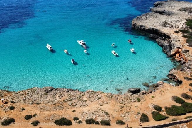 Minorca, un paradiso di ancoraggi per le crociere alle Baleari