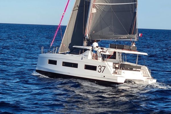 Catamarani Aventura, multiscafi intelligenti e veloci dedicati alla ...