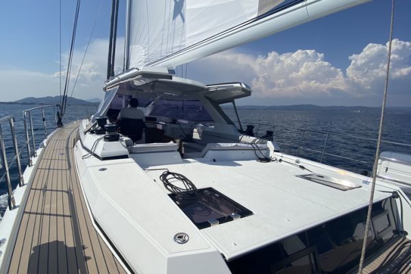 Prova dell'Amel 50, una comoda barca da crociera capace di medie molto ...